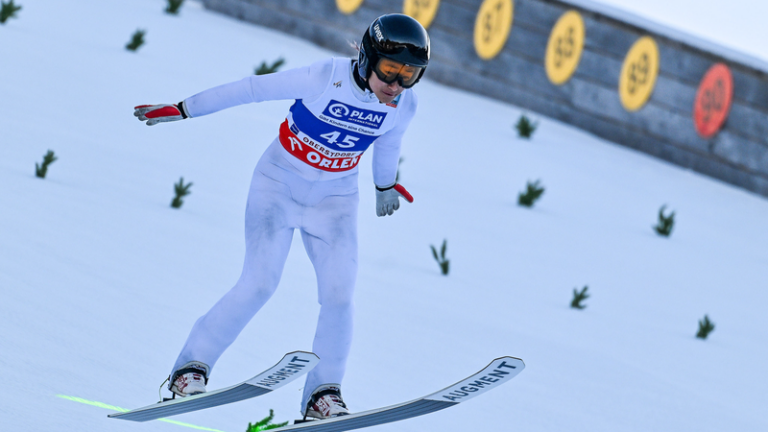 Zeng Ping s’envole vers l’argent à la Coupe du Monde de Saut à Ski d ...